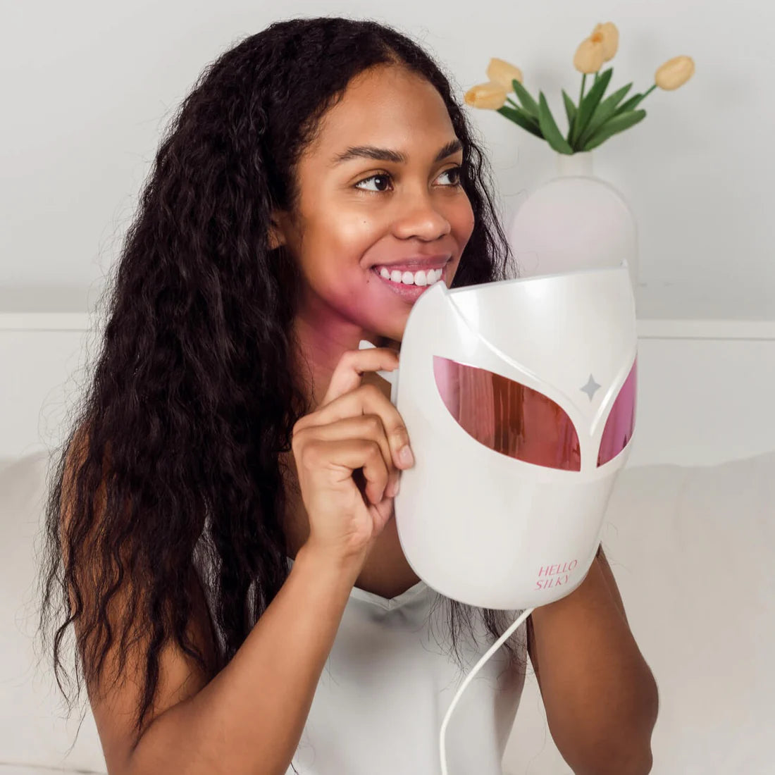 Blue LED Light Therapy: Benefits, Uses, and Who Can Use It – Hello Silky